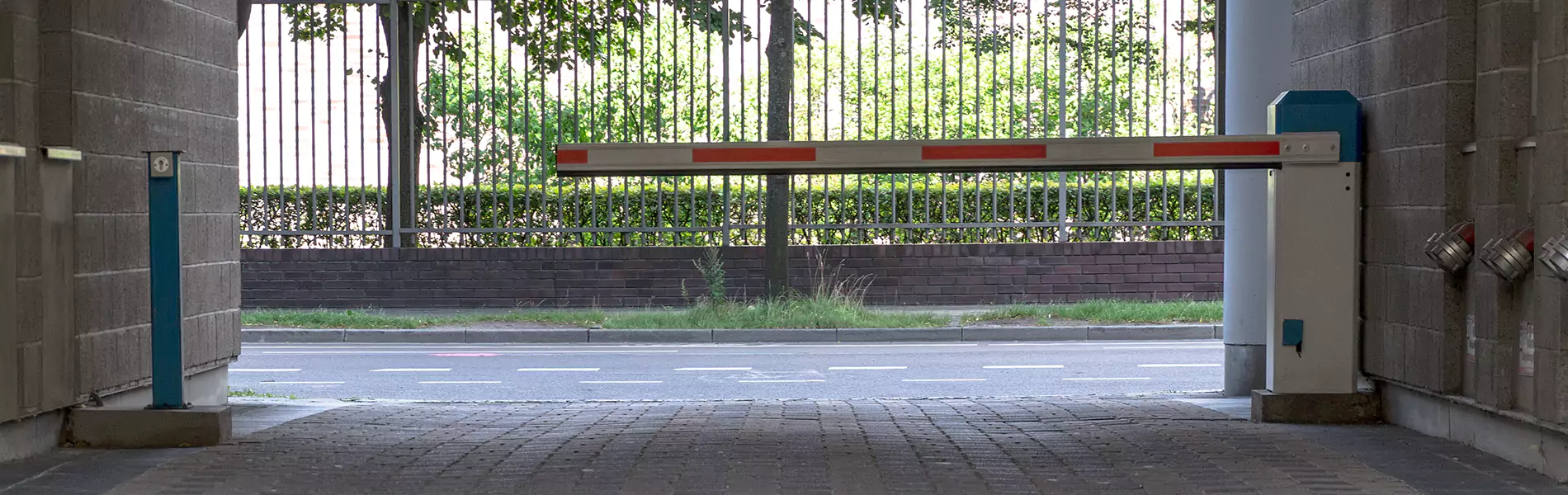 Parking Gate Val Caron - Professional Parking Gate Installation